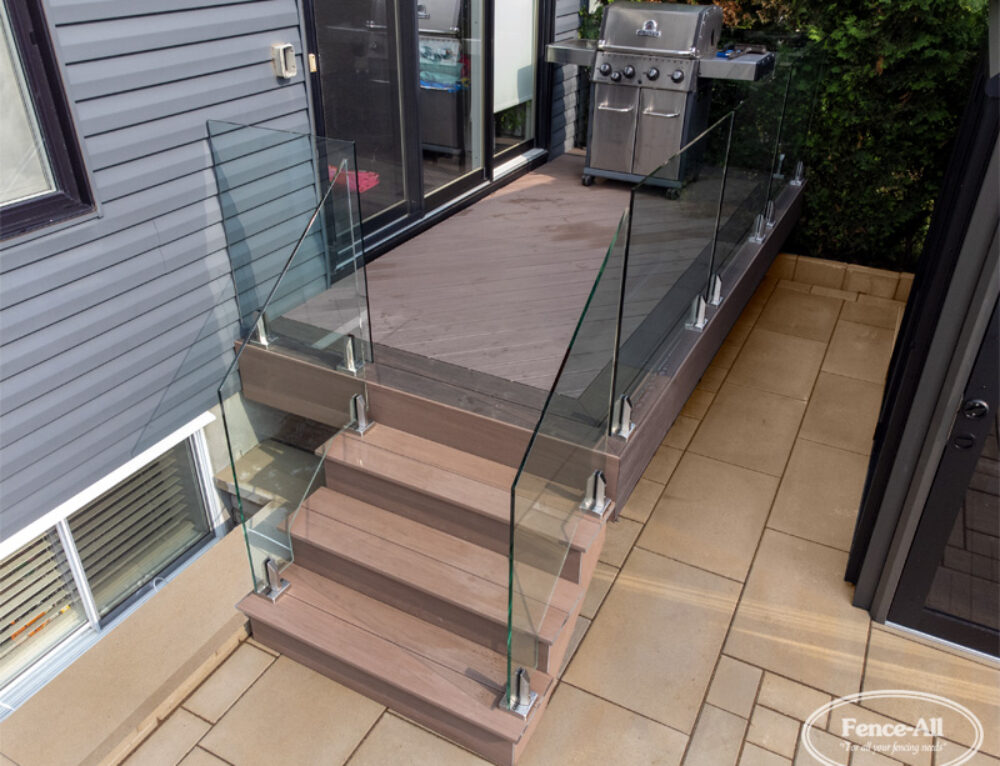 What is a floating deck? - Fence All